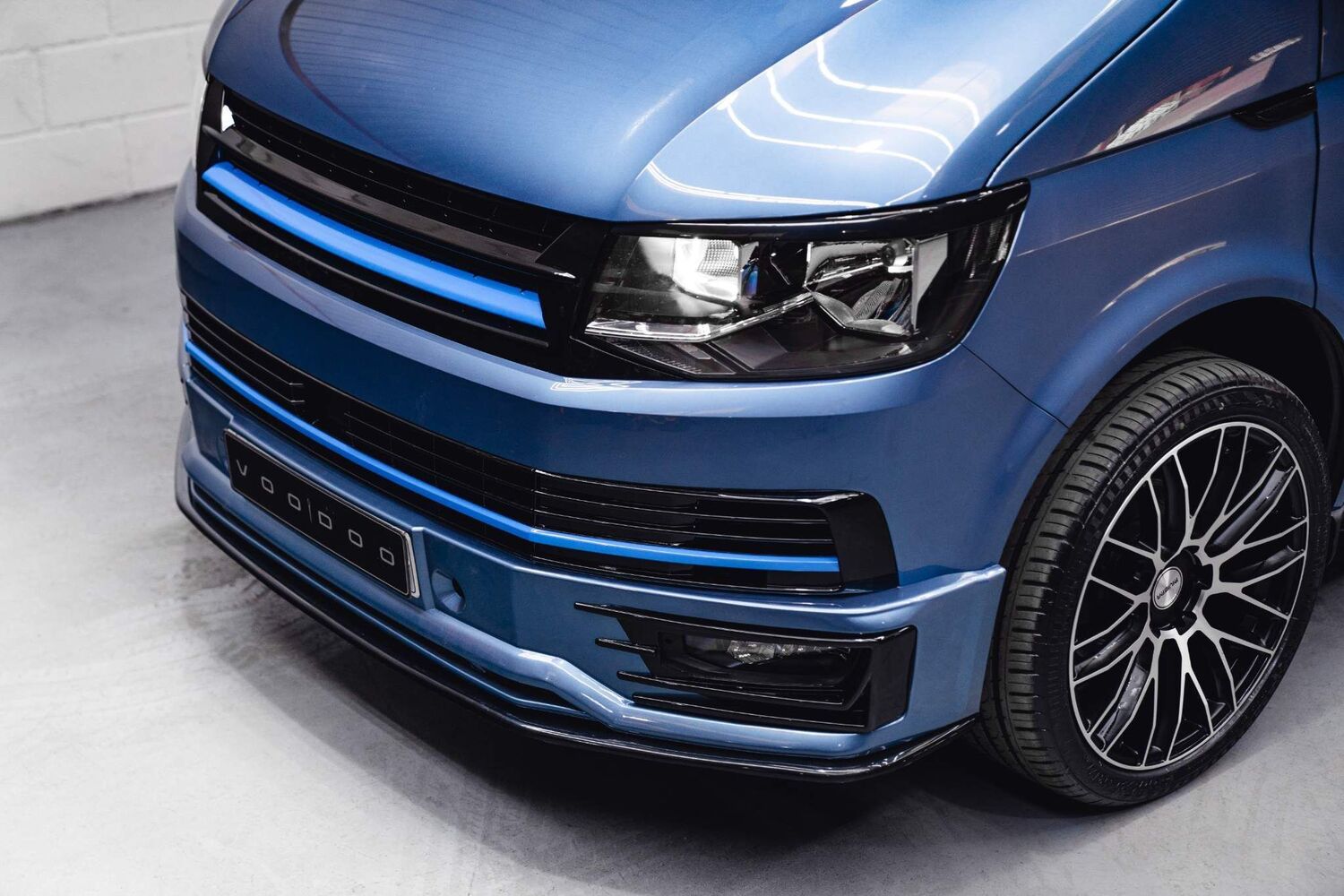 Used VOLKSWAGEN TRANSPORTER 2018 Blue in Telford, Shropshire | UK ...