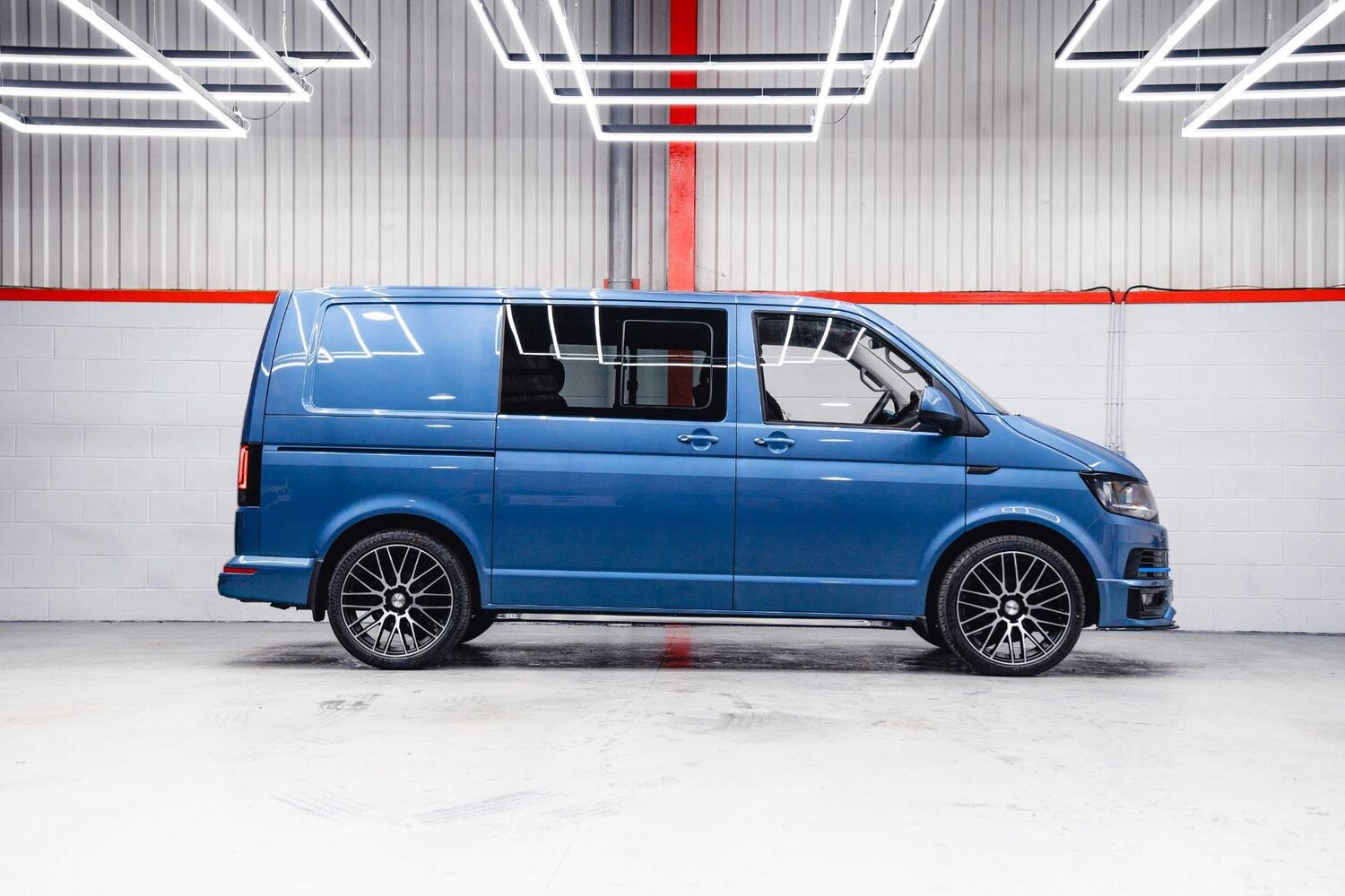 SOLD - Used VOLKSWAGEN TRANSPORTER 2018 Blue in Telford, Shropshire ...